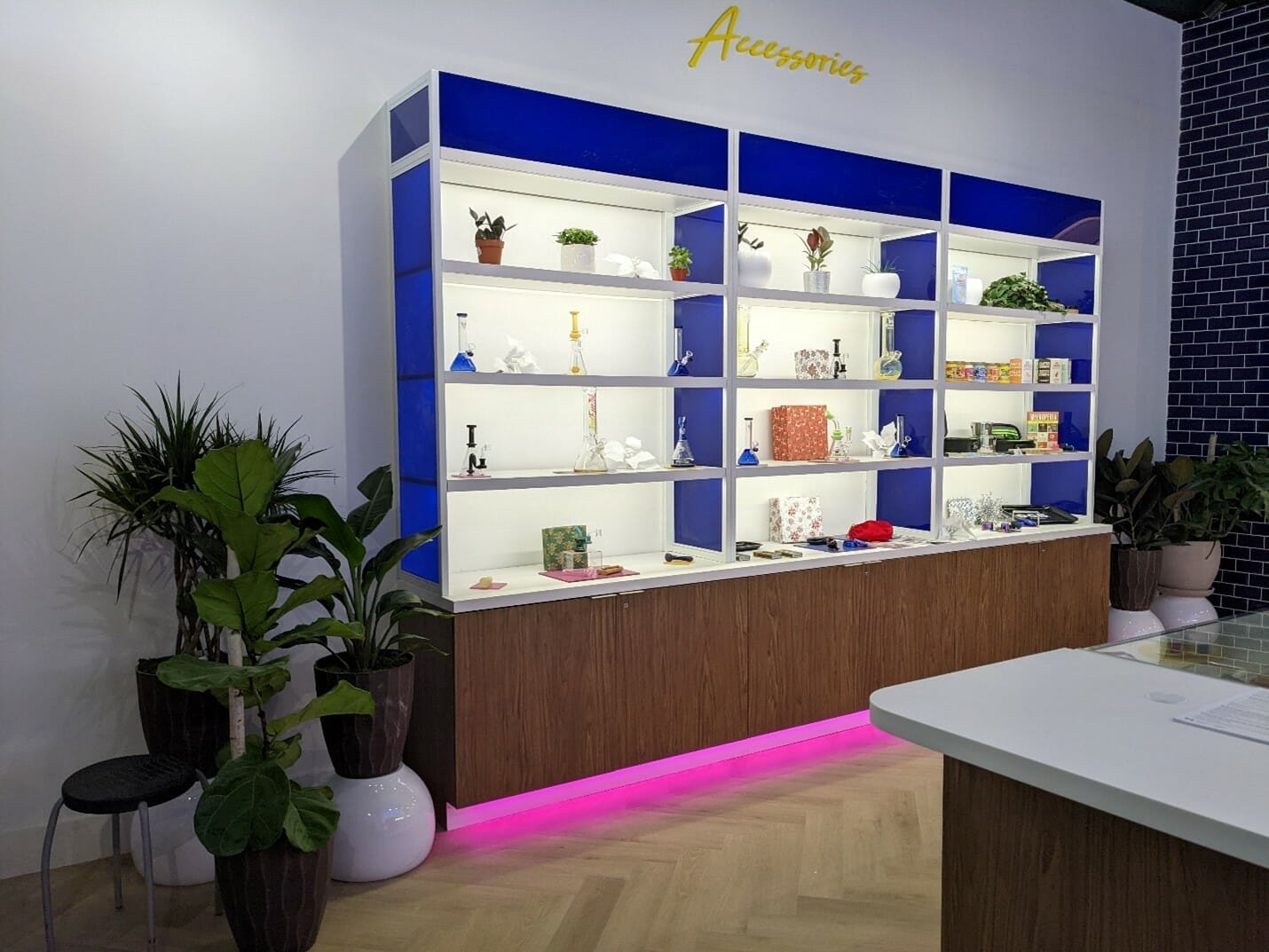 5 Elements of Store Fixture that can Impact Visual Merchandising ...